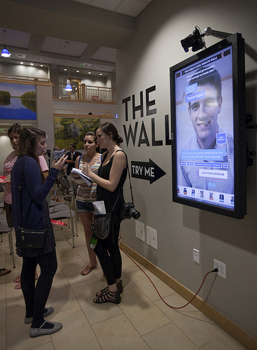 Student debate goes high tech with interactive wall - Knight Foundation