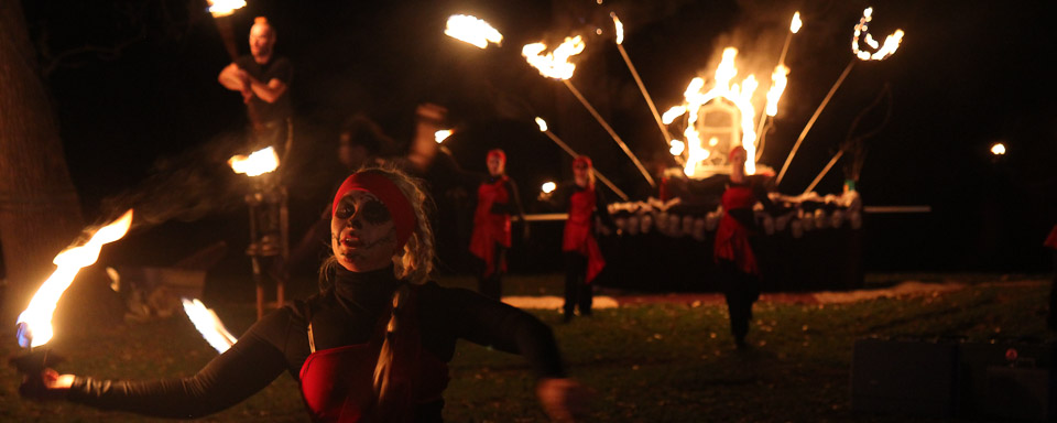 BareBones' "Annual Halloween Outdoor Puppet Spectacular" marks the turn ...
